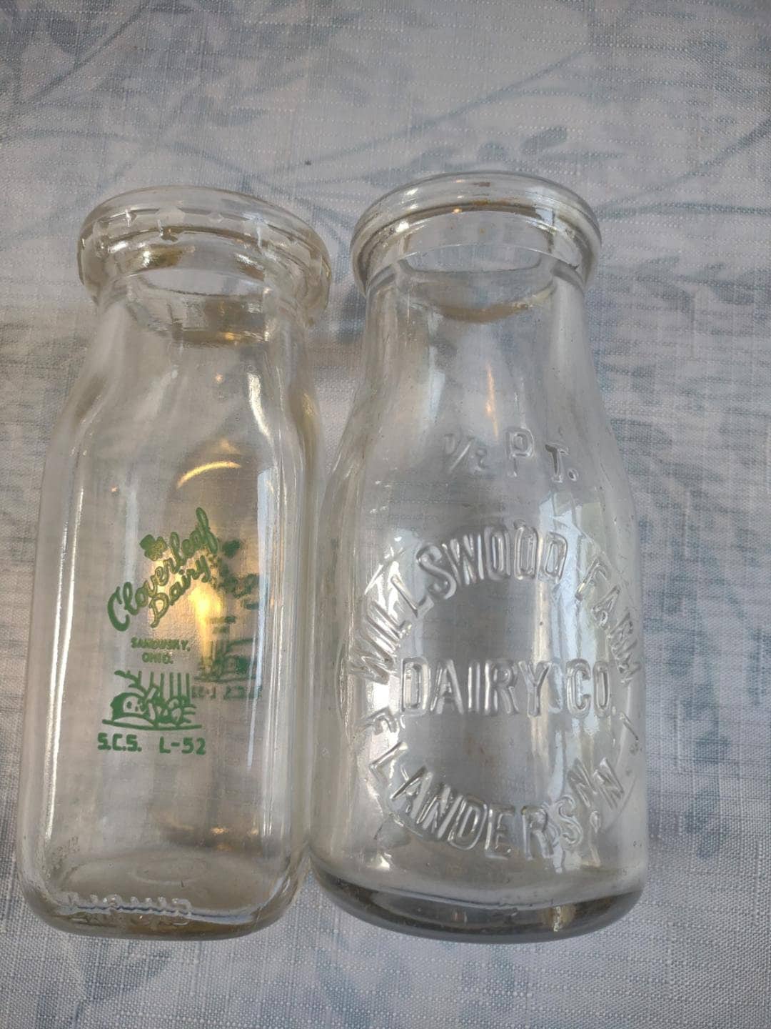 Vintage Half Pint Milk Bottles, Cloverleaf Dairy Sandusky Ohio & Willswood Farm Dairy Flanders ...
