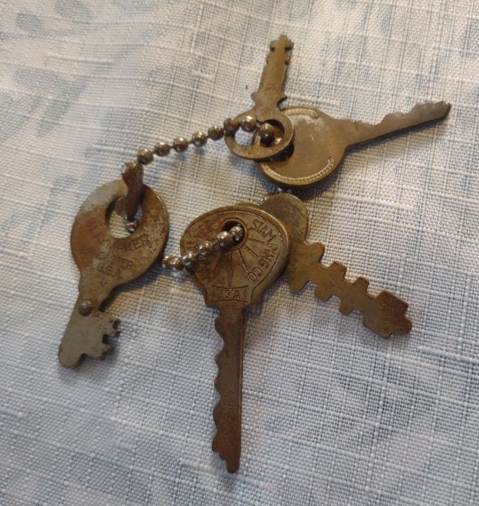 Lot of 12 Vintage Skeleton Keys Vintage Barrel Keys Old - Etsy