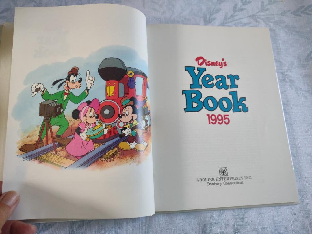 Vintage Disney's Year Book 1995: Mickey Mouse Storybook - Etsy
