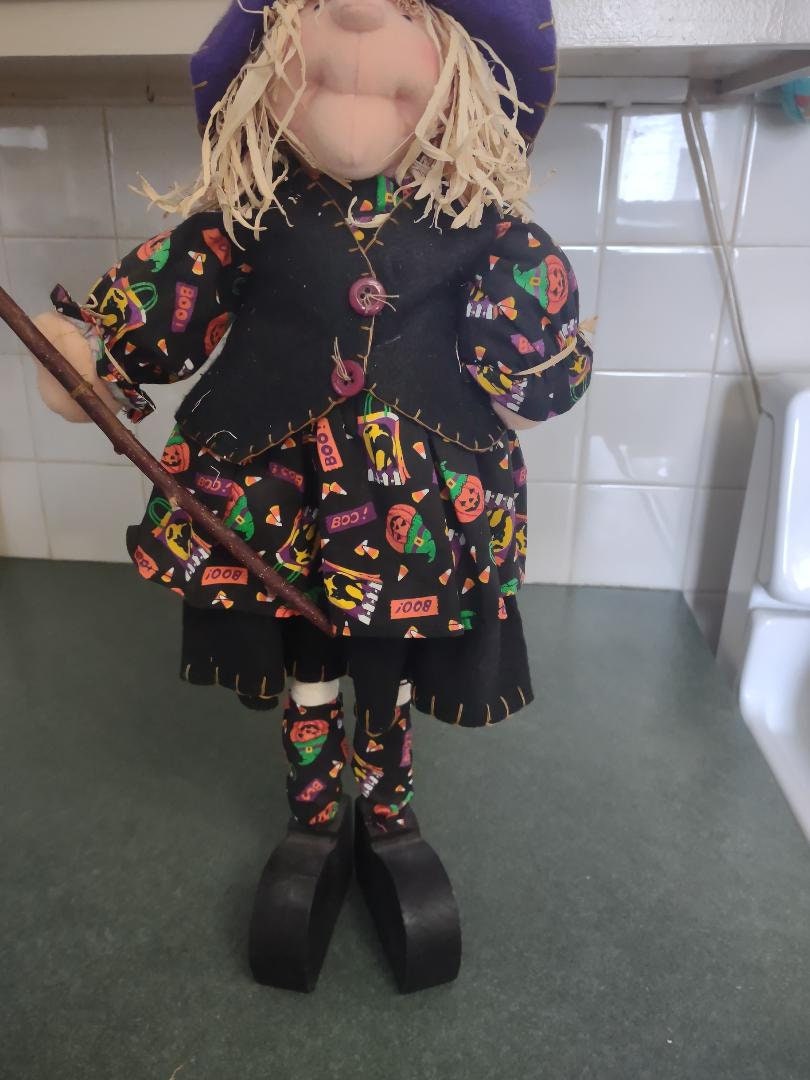 Vintage Halloween Witch Stands 18 Tall, Wood and Fabric Scarecrow Witch ...