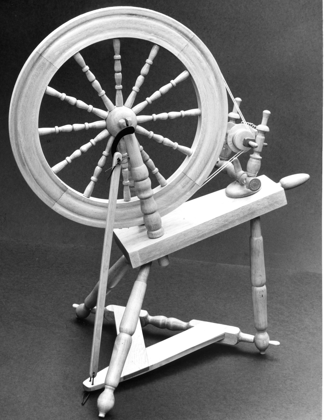 Spinning Wheel Woodworking Blueprint Plan - Etsy