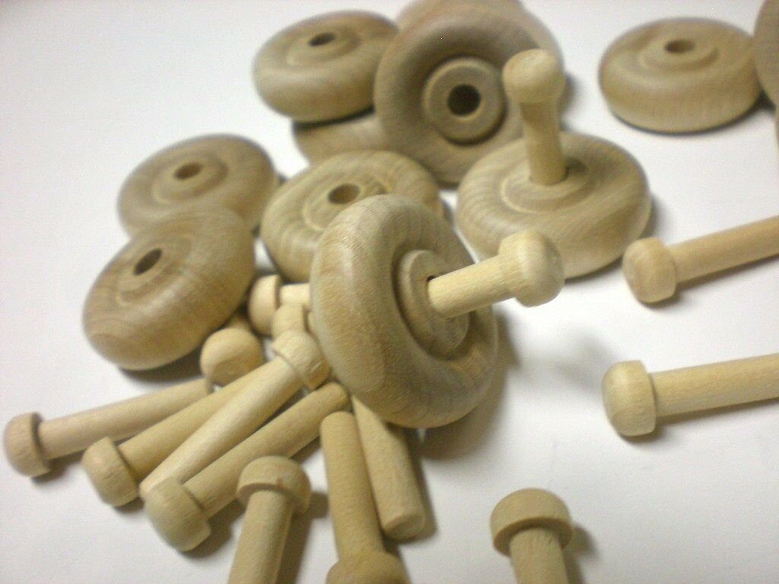 50 Pieces Wood Wheels 1-1/4 Inch Diameter and 50 Axles for Toys ...