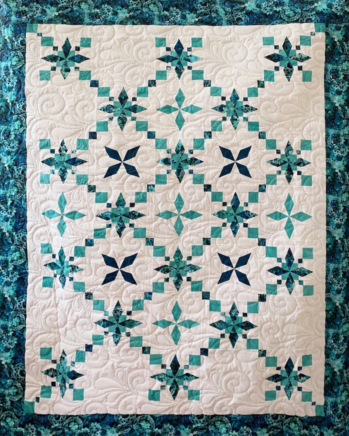 EMERALD ISLE Quilt Pattern - Running W/ Scissors - Studio 180 Design ...