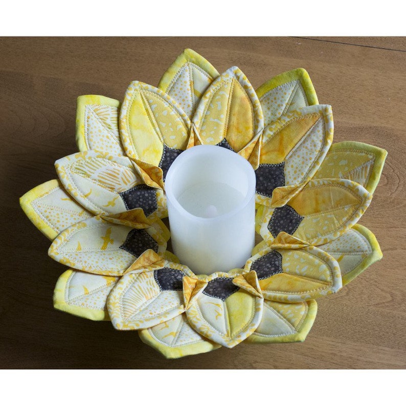 SUNFLOWER TOPPER Table Topper Candle Holder Sewing Pattern by Kristine ...