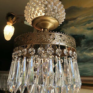 Vintage Kitchen Dining Room Light Brass Tole Fenton Glass Crystal Lamp ...