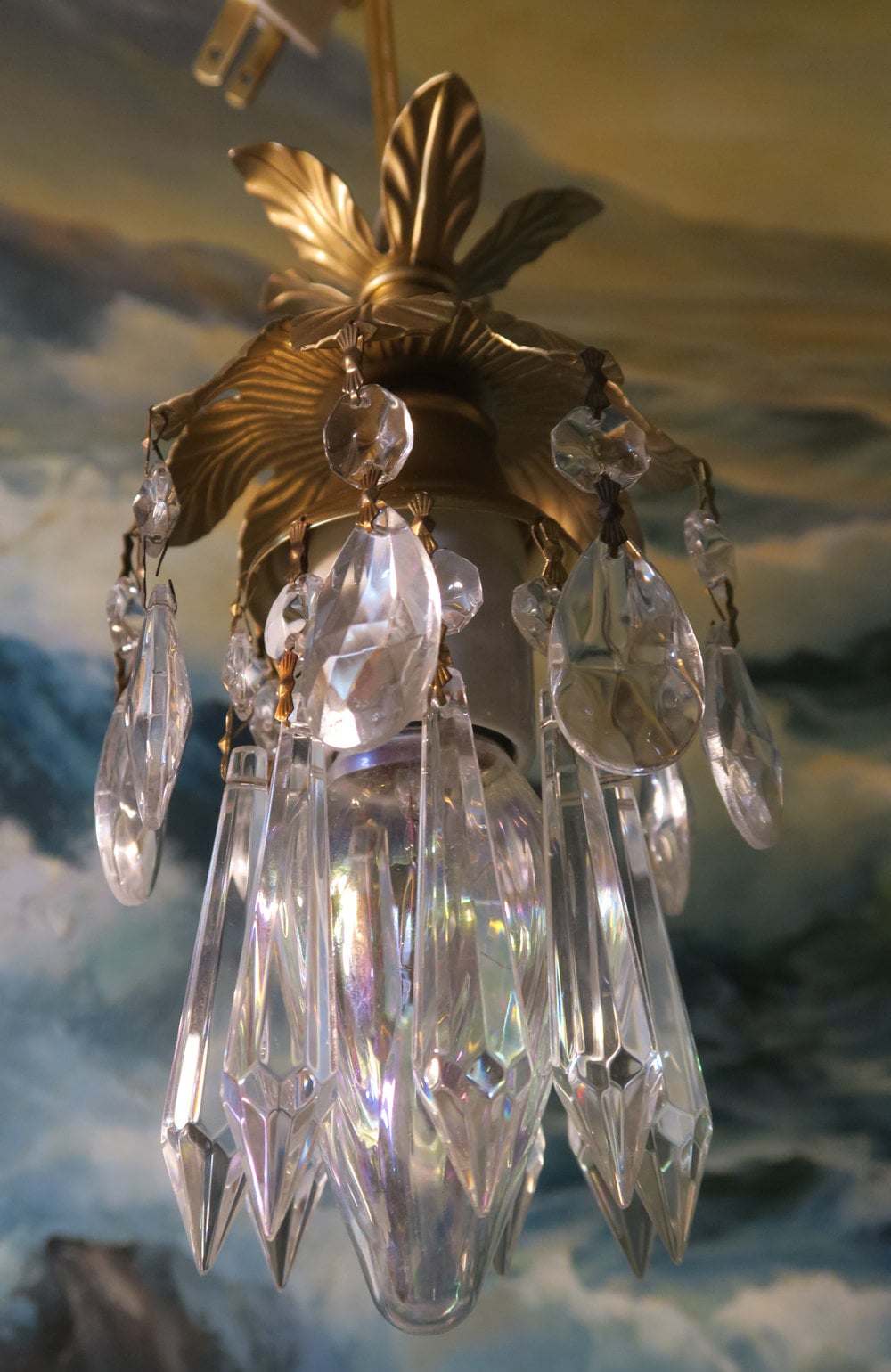 Mini SWAG Plugin Lamp Chandelier Crystal Prism Brass Tole Mini SWAG Plugin Lamp Chandelier Crystal Prism Brass Tole