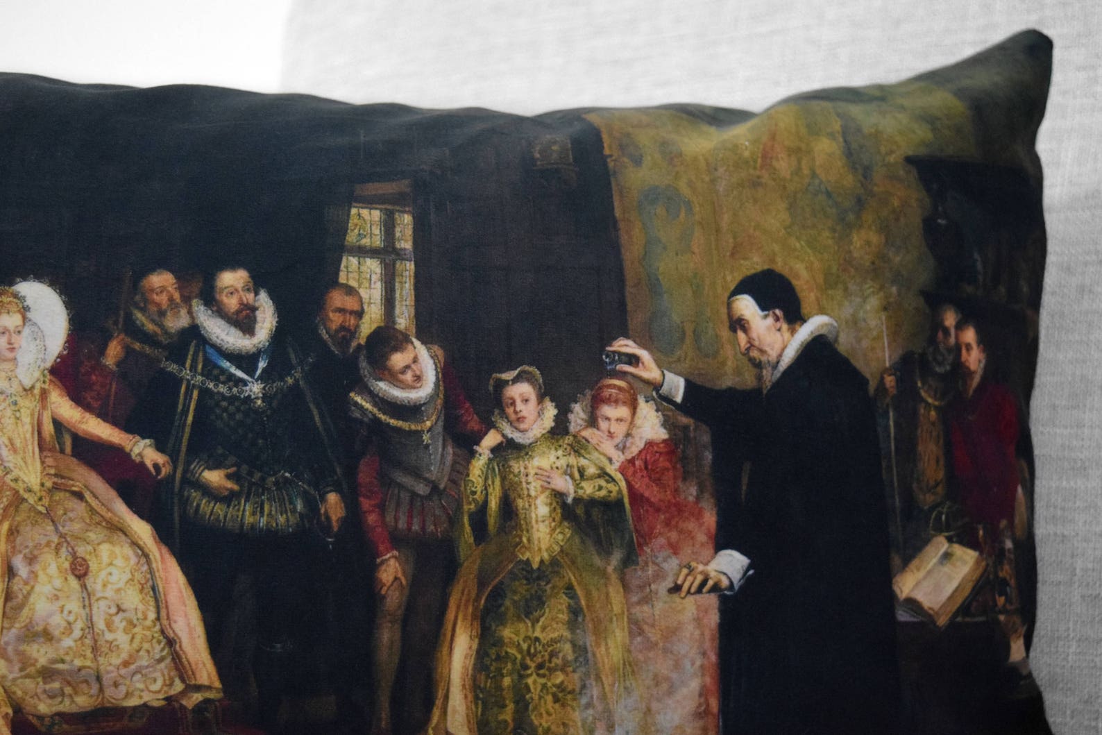 Elizabethan Court - Set of 2 - 14" X 20" Velveteen Pillow Cases - Queen ...