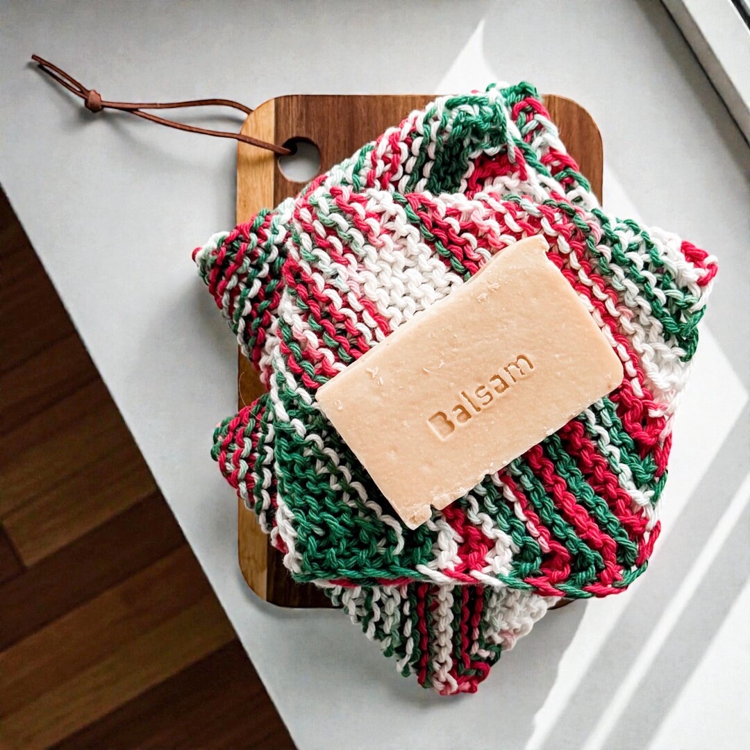 Hand Knit Christmas Cotton Washcloth Set: 3 Cloths + Acacia Cutting ...