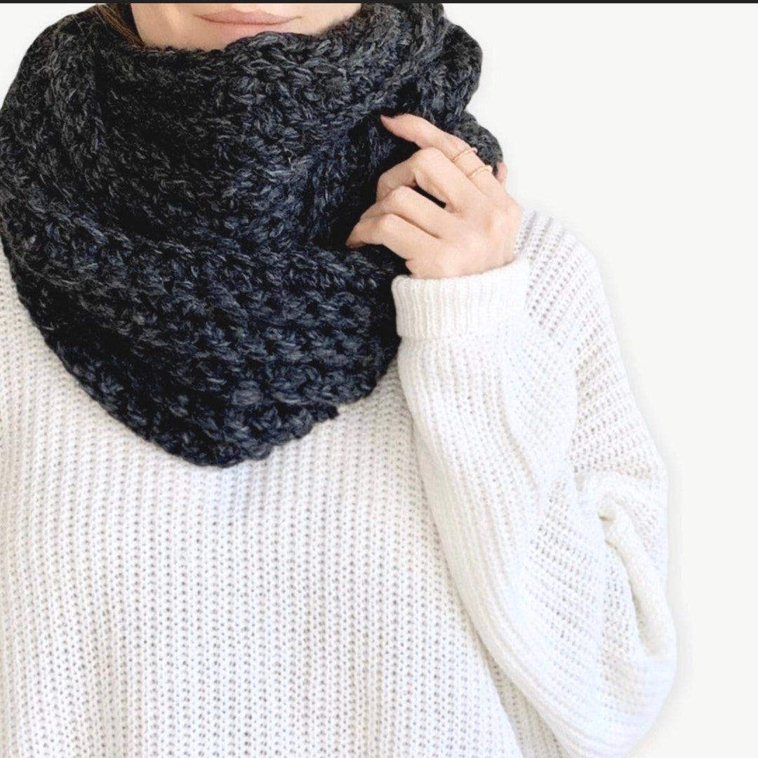 Crochet Pattern | Easy Chunky Ribbed Unisex Infinity Scarf | THE ANELLO ...