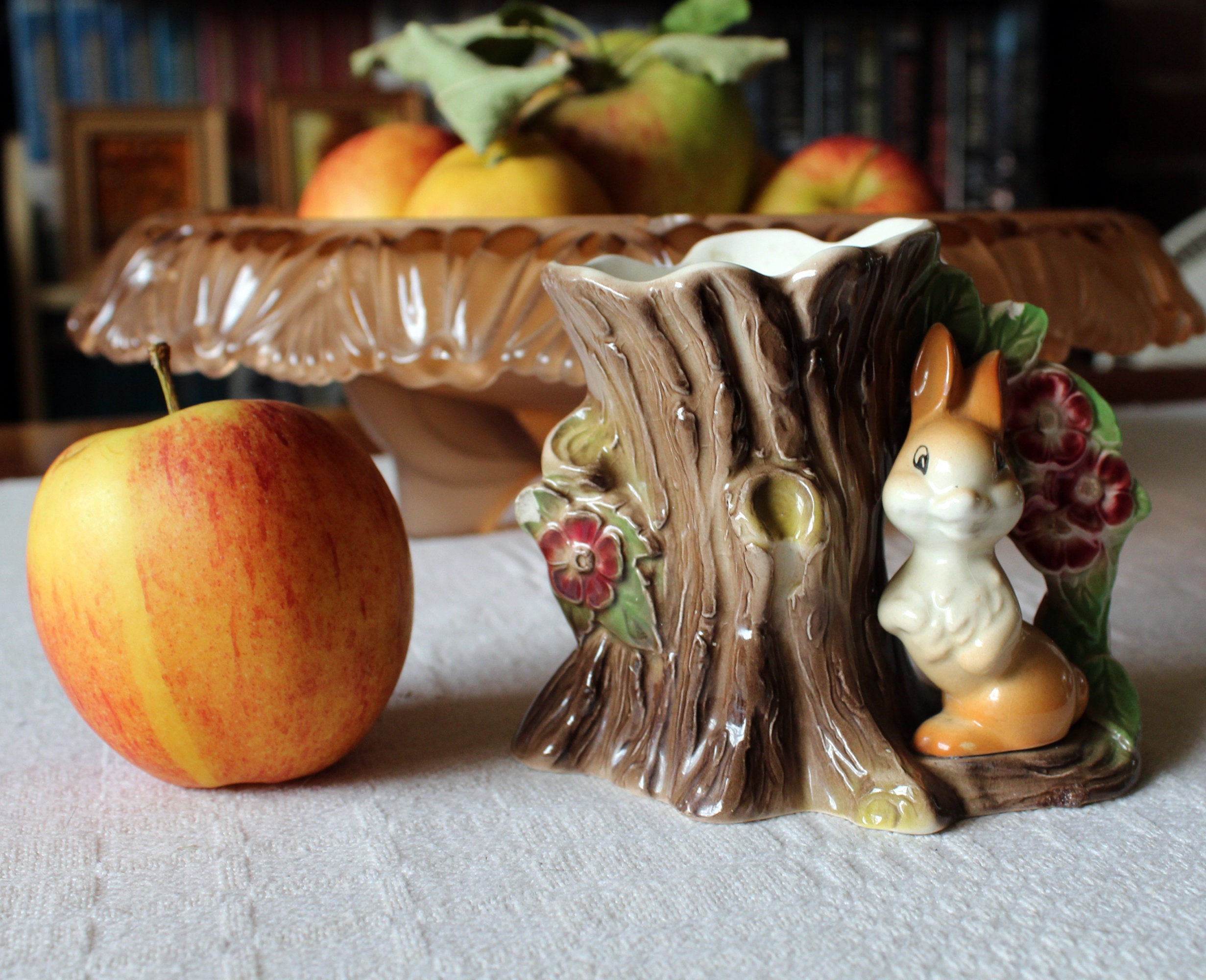 Hornsea Fauna Royal Small Bud Vase. Bunny Rabbit, Posy Vase, Tree and ...