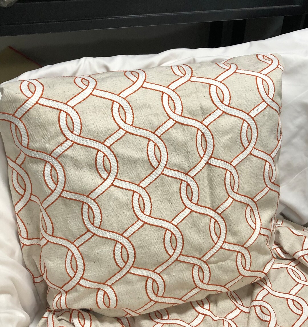 Chain Link Embroidery in White and Orange on Natural-kravet - Etsy