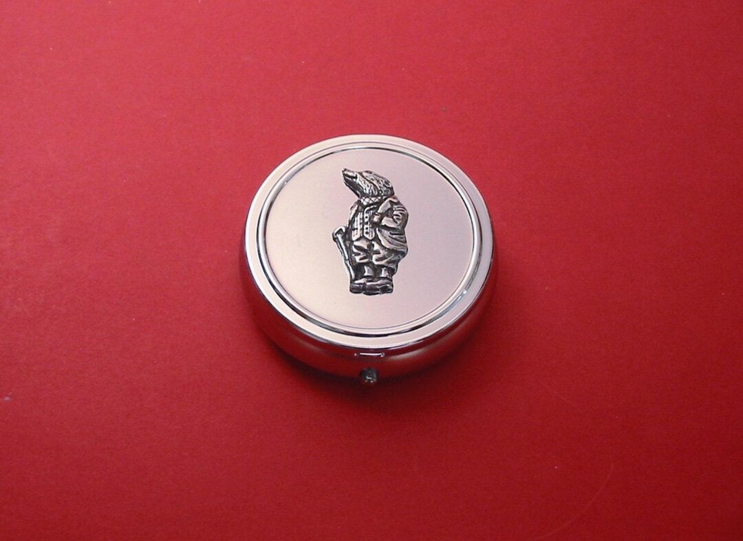 Mr Badger Pewter Motif on Round Mint / Pill Box - Wind in the Willows ...