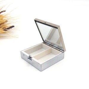 Winnie-the-pooh Design Square Chrome Mint / Pill Box - Pooh Gift - Pooh ...