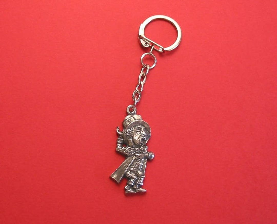 The Mad Hatter Keyring - Mad Hatter Keychain - Alice in Wonderland Gift ...