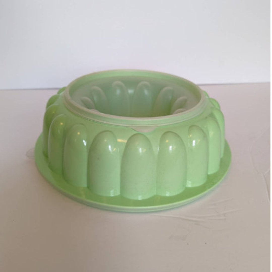 Vintage Tupperware Lime Green 9" Round Jello Mold With Lid~ FREE SHIP ...