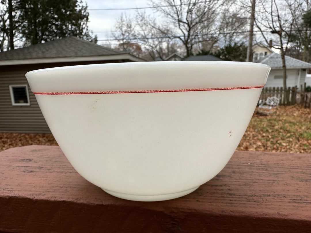 Pyrex Mixing Bowl #402~ White With Red Rim Line~ 1.5 Qt FREE SHIP - Etsy