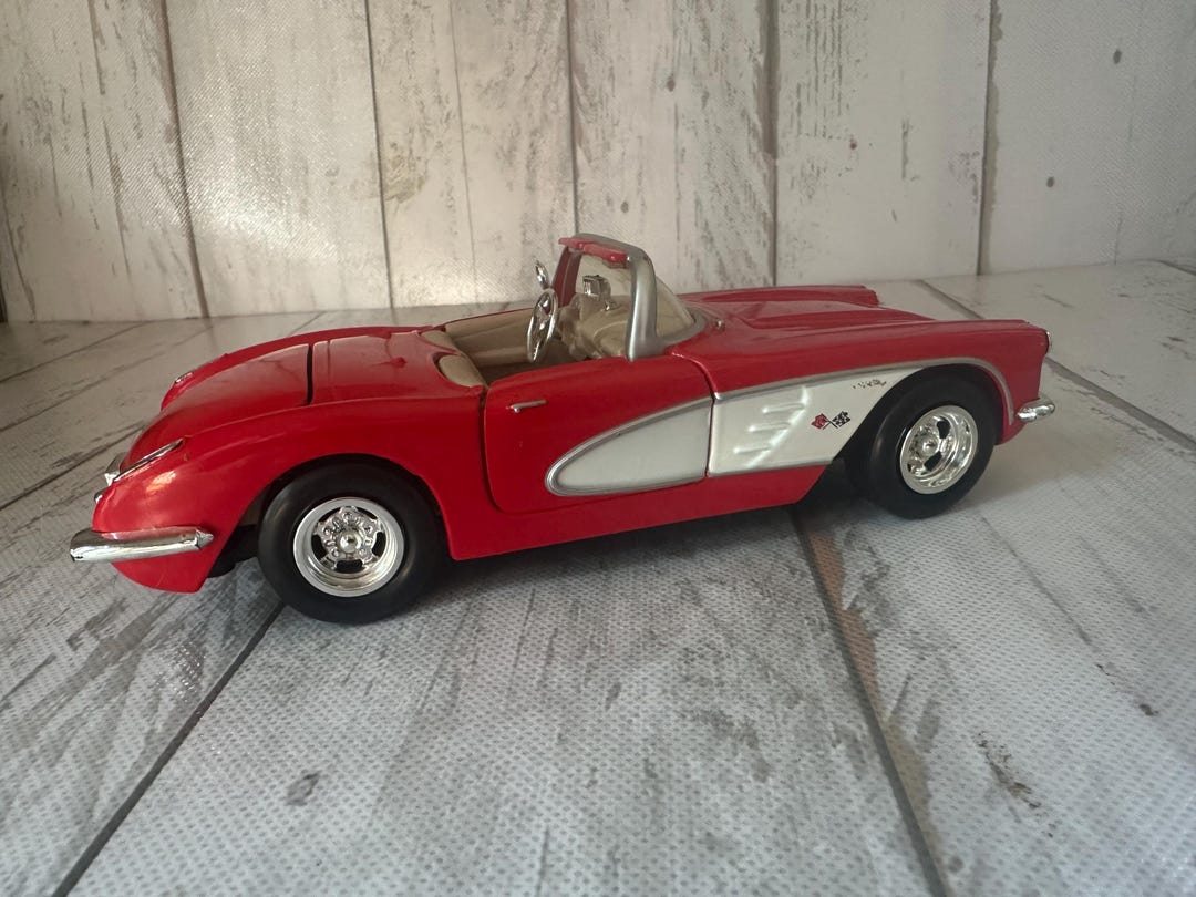 Chevrolet Corvette 1959 Model Car~ Scale 1/24 Diecast~ Red~ Great ...