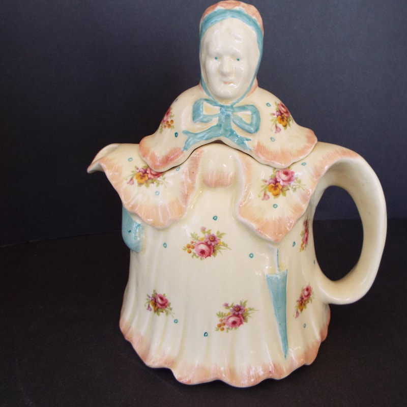 Old Lady Teapot - Etsy