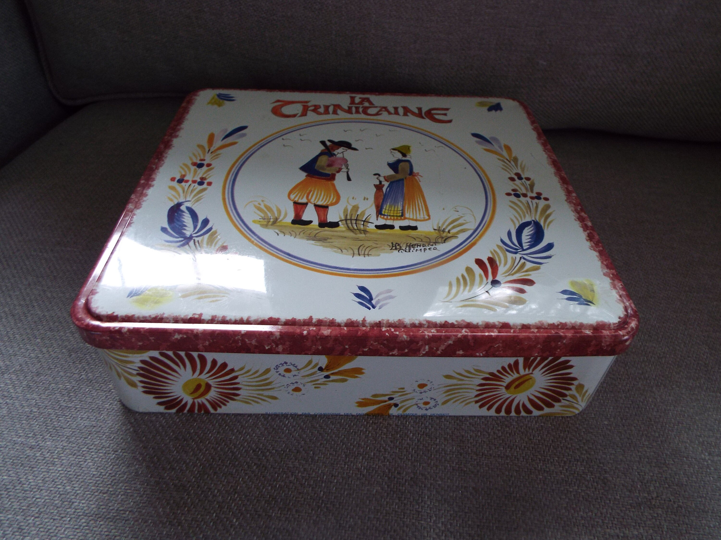 Quimper Metal Cookie Box HB Henriot Massilly France Paris Apartment ...
