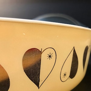 Vintage Pyrex Golden Hearts Casserole Dish With Lid & Candle Warmer ...