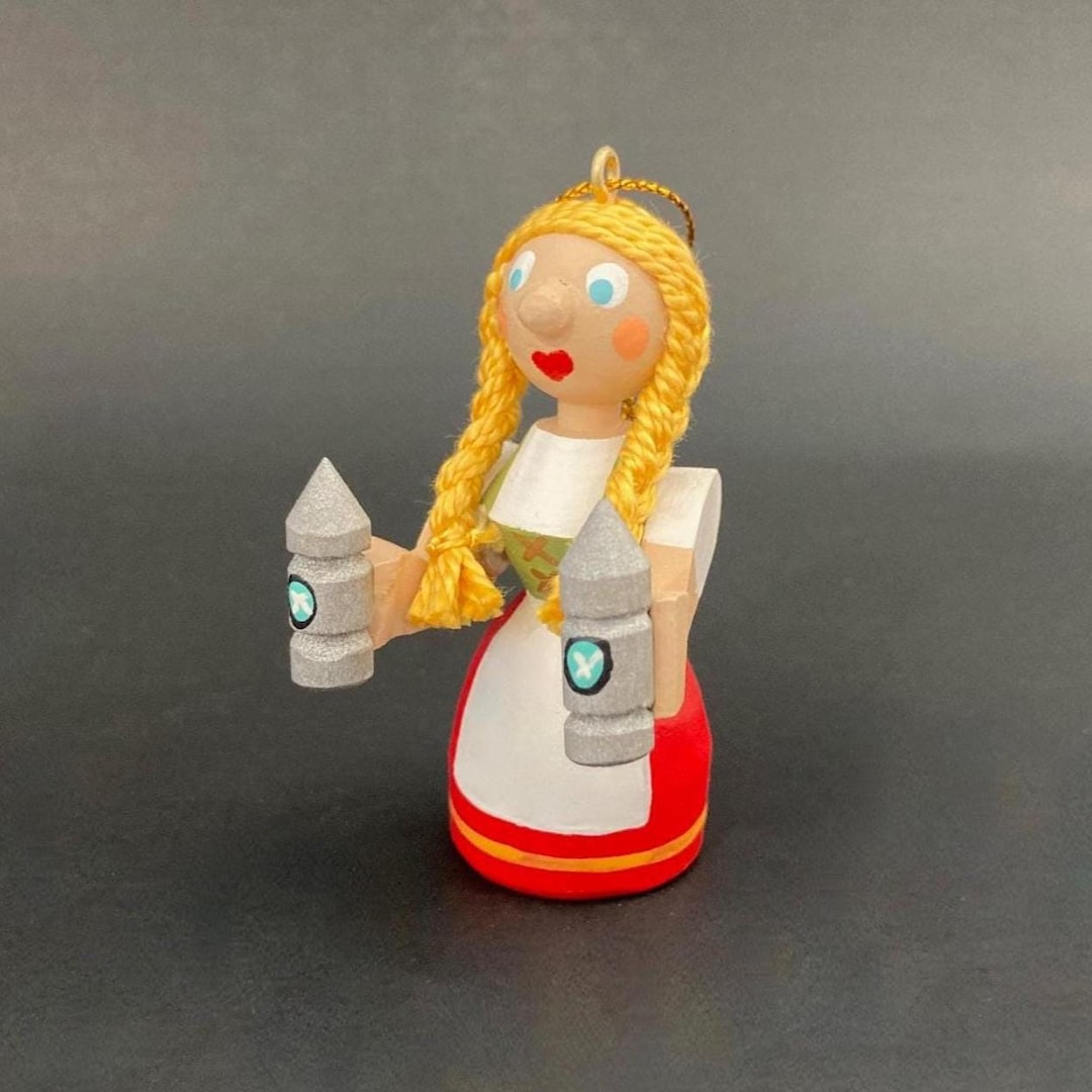 German/bavarian Oktoberfest Beer Wench Holding Two Steins - Etsy