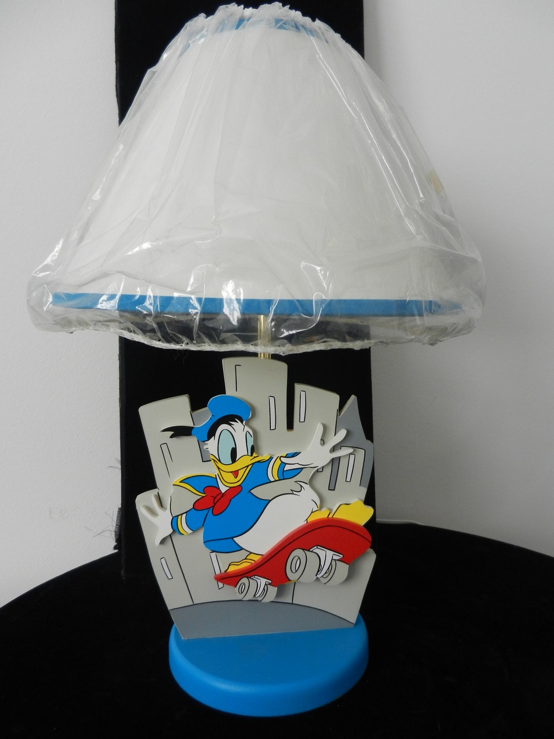 Donald Duck Night Light for Child's Bedroom, Comes With Shade and Cover ...