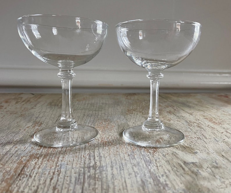 Mid Century Paneled Stem Coupe Champagne Glasses Bulk | Flat Champagne ...