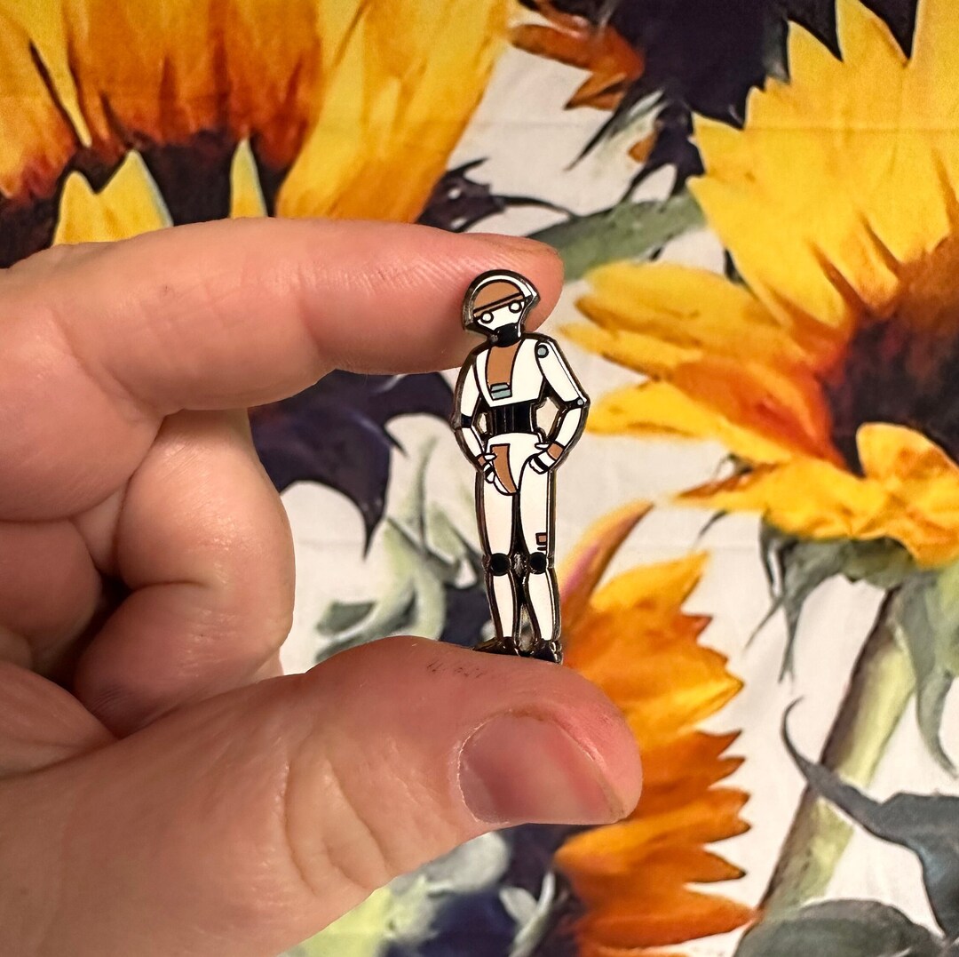 Star Wars Starcruiser D3 Droid Pin - Etsy