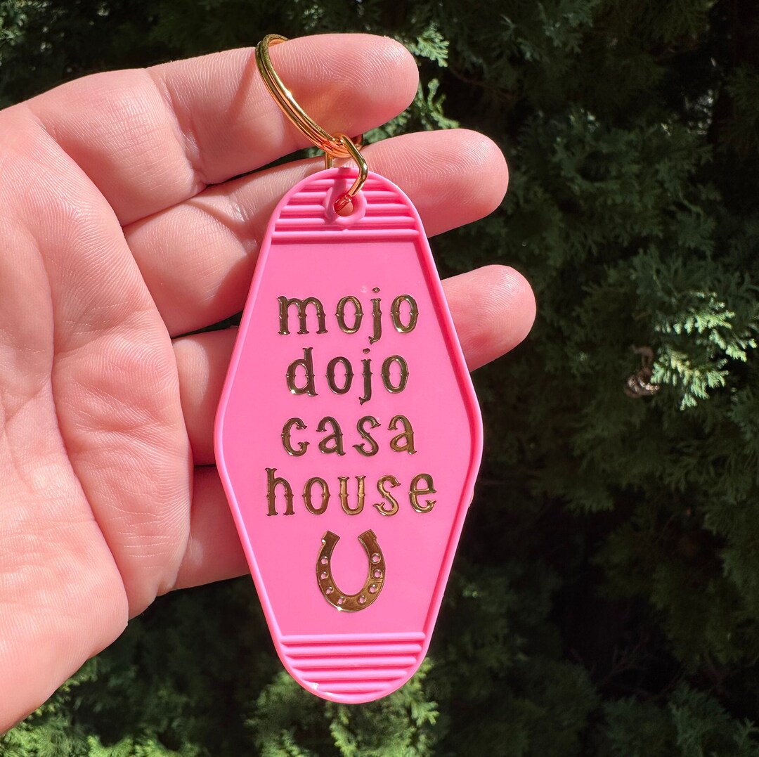 Keys to the Casa Motel Keychain - Etsy