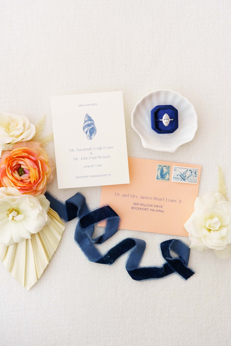 Matrimonio nautico Save the Date Card con illustrazione di conchiglia ...
