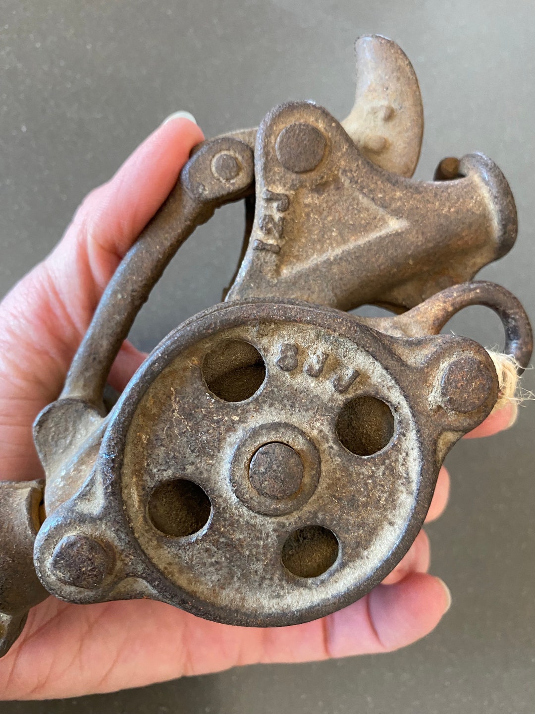 Antique Cast Iron Double Wheel Barn Pulley Rope Hoist Farm Tool Double ...