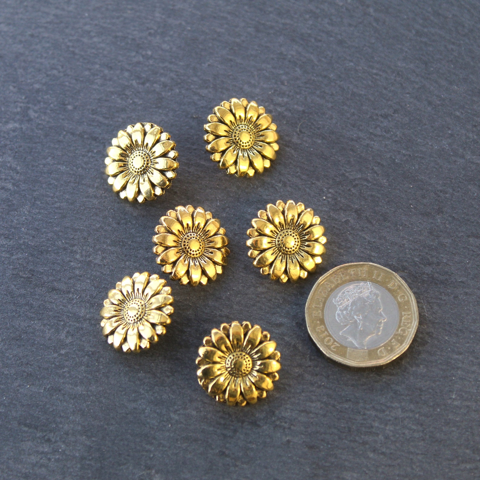 6 Flower Buttons in Gold Tone. 18mm With Shank. - Etsy UK