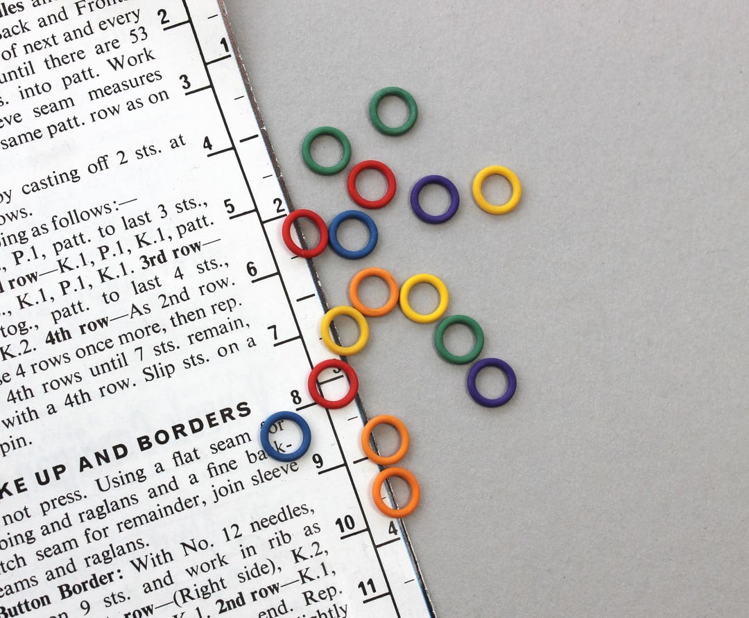 16 Squishy Stitch Markers - RAINBOW RINGS MINI. Fits up to 4.5mm (us 7 ...