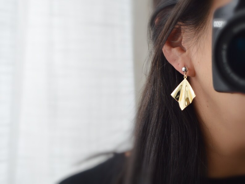 INVISIBLE Clip Earrings, Ear Clips. Daily Jewelry. Ready to Offer. - Etsy