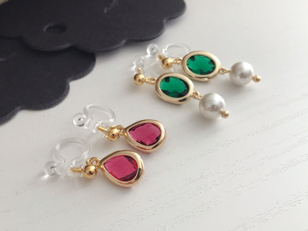 Red Teardrop Beads, Green Oval Beads With White Pearl. Golden Invisible ...