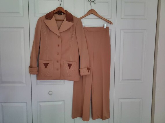 Vintage "That Girl" Tan and Brown Two Piece Pant Suit… - Gem