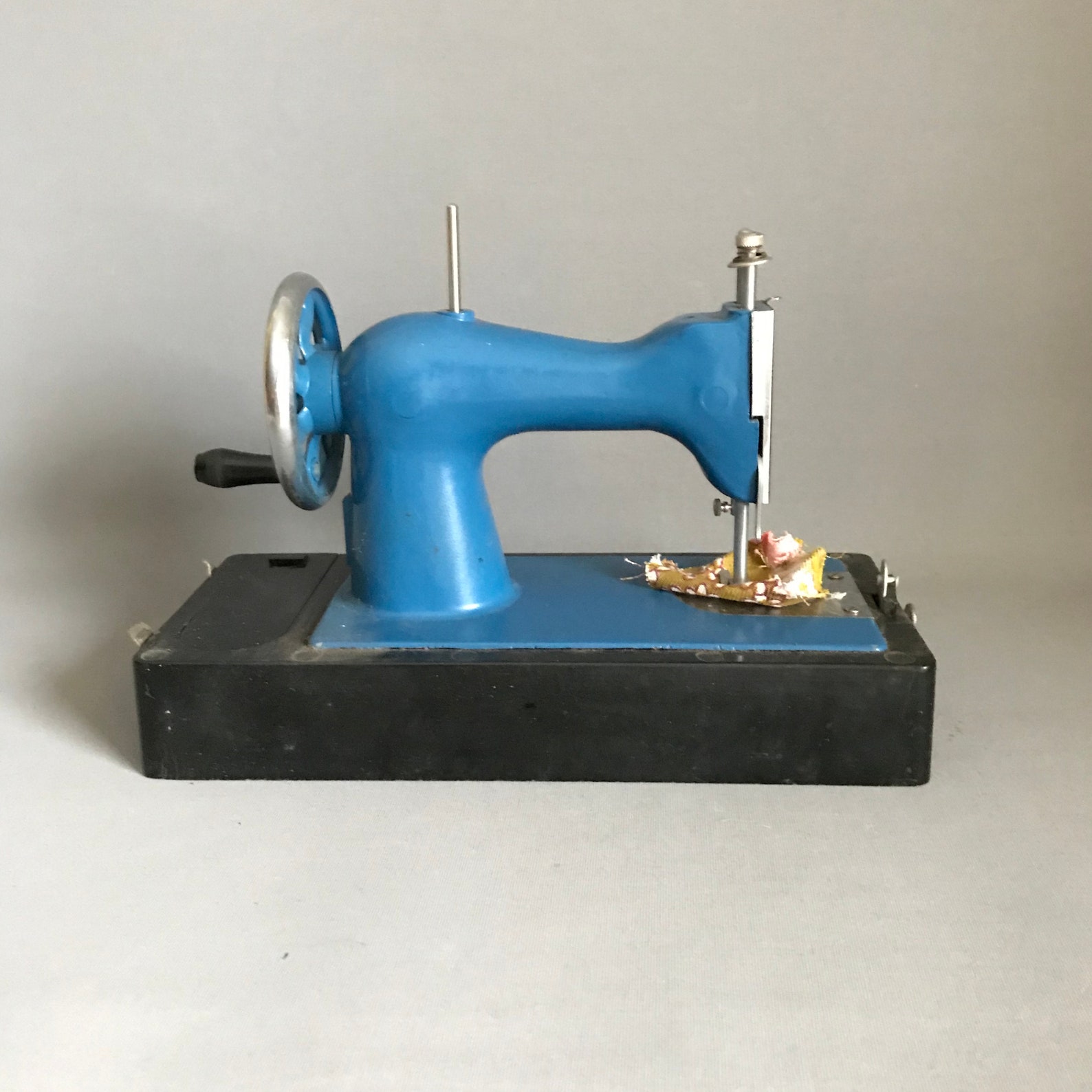 Child Sewing Machine / Soviet Sewing Machine / Vintage Sewing | Etsy