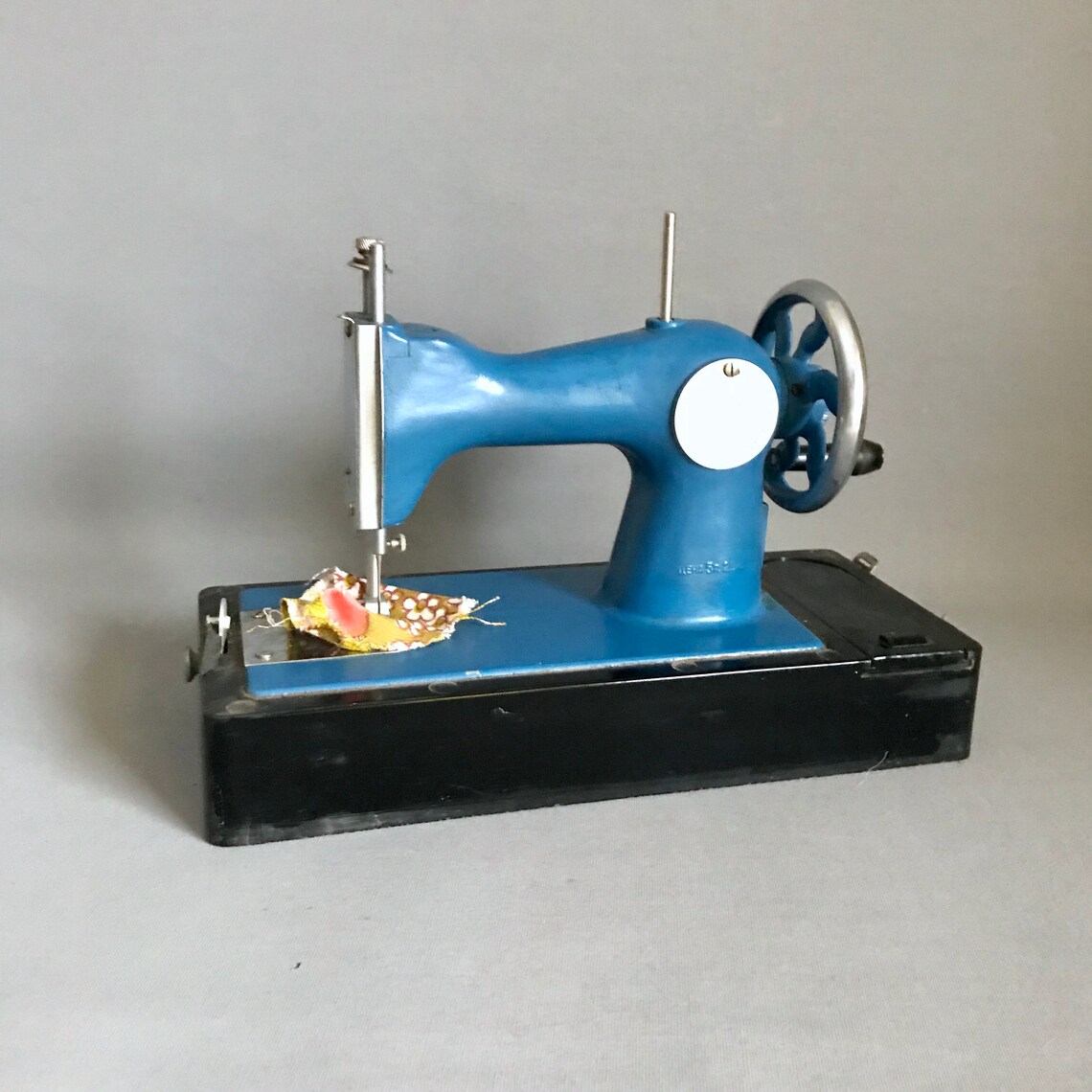 Child Sewing Machine / Soviet Sewing Machine / Vintage Sewing | Etsy