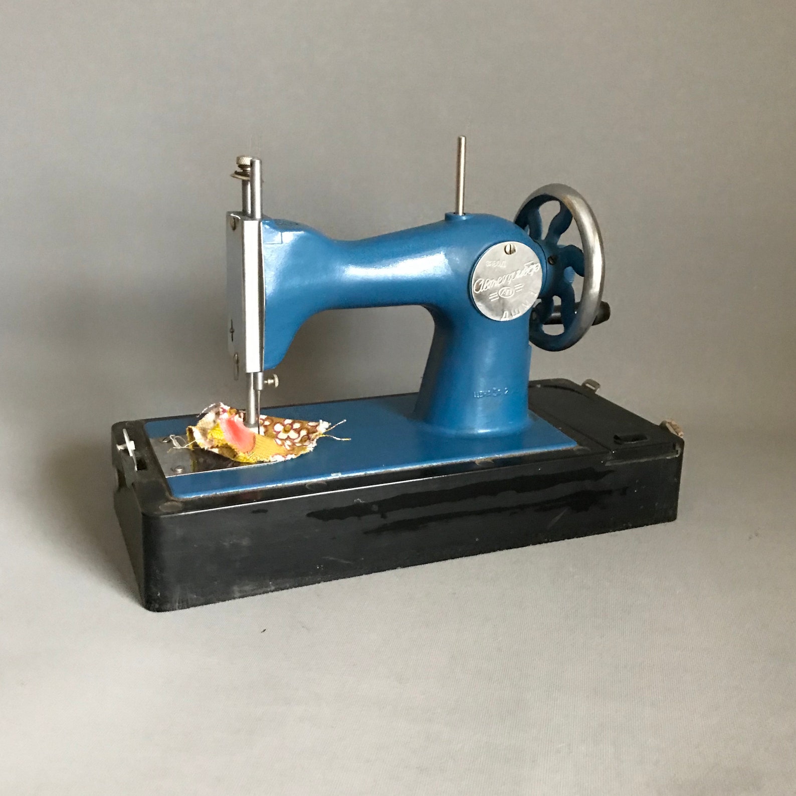 Child Sewing Machine / Soviet Sewing Machine / Vintage Sewing | Etsy