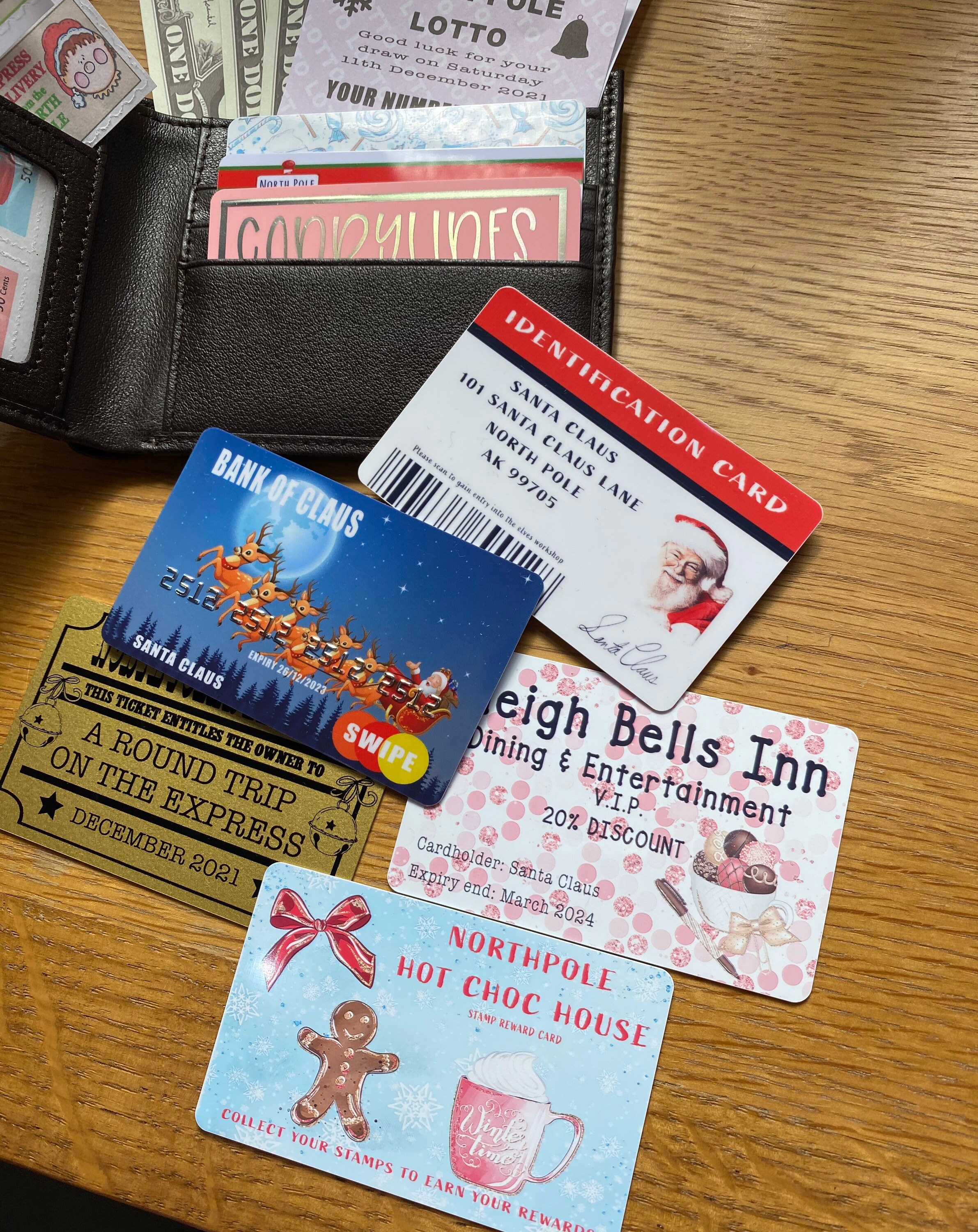 Santa's Lost Wallet Licence & Cards Accessories Kit New - Etsy UK