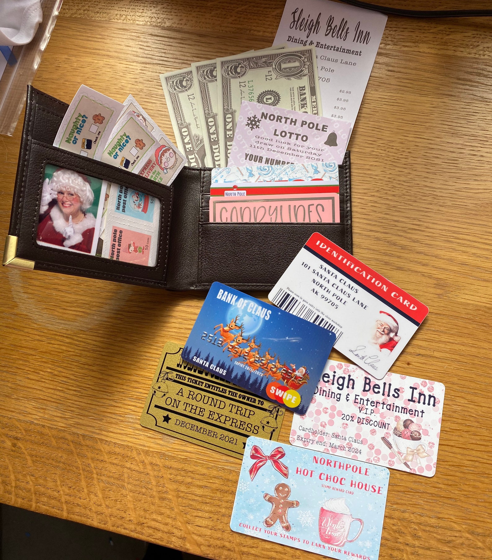 Santa's Lost Wallet Licence & Cards Accessories Kit New | Etsy