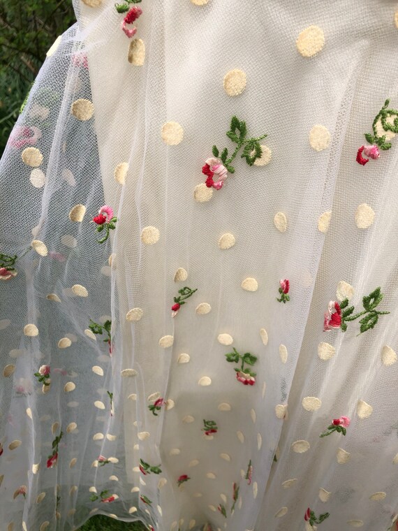 Gorgeous cream color dotted tulle and flower embroide… - Gem