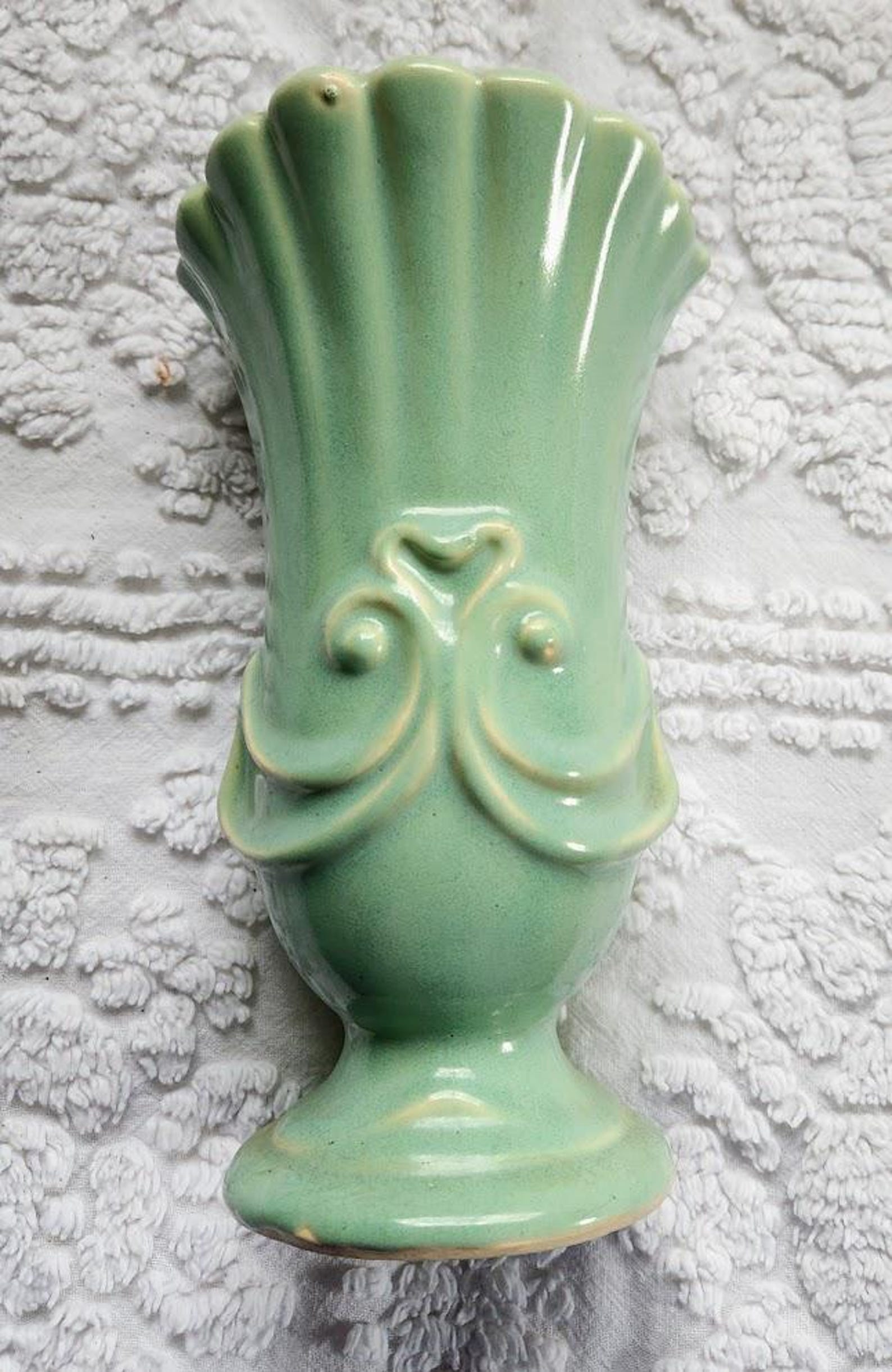 Vintage MCM Heart Vase in Jadeite Green - Etsy