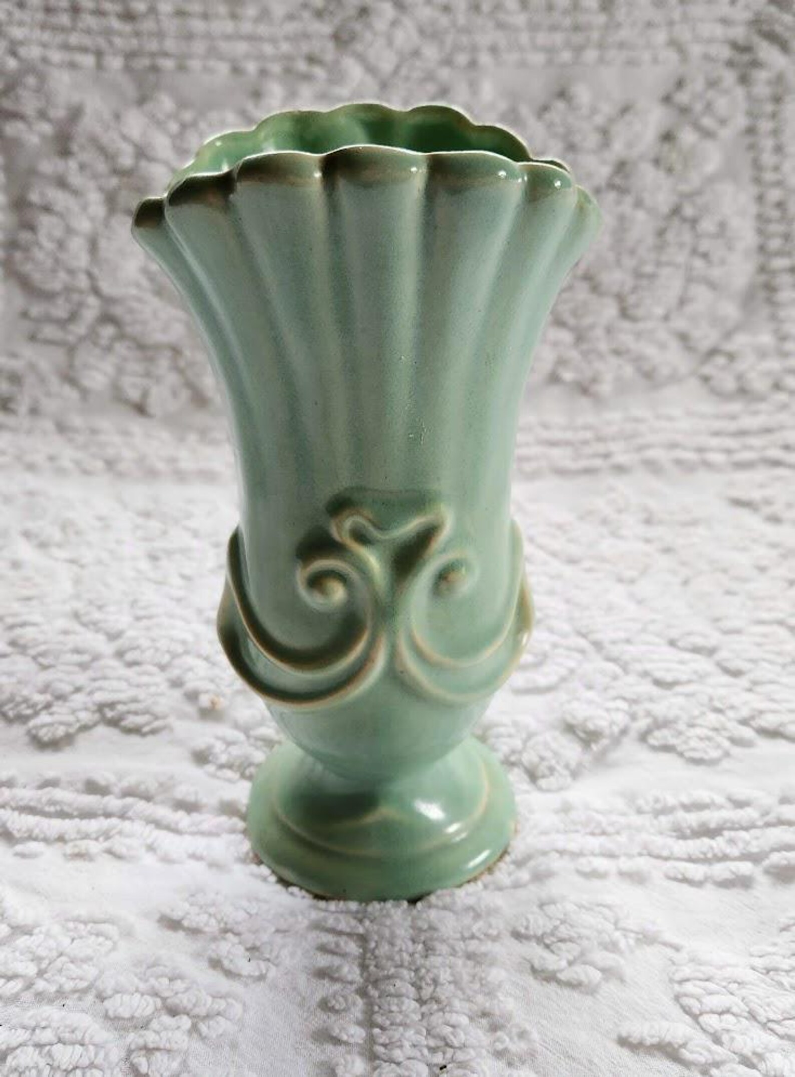 Vintage MCM Heart Vase in Jadeite Green - Etsy