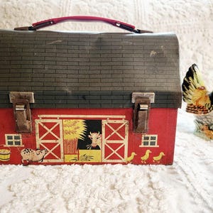 Vintage Red Barn Lunchbox - Etsy