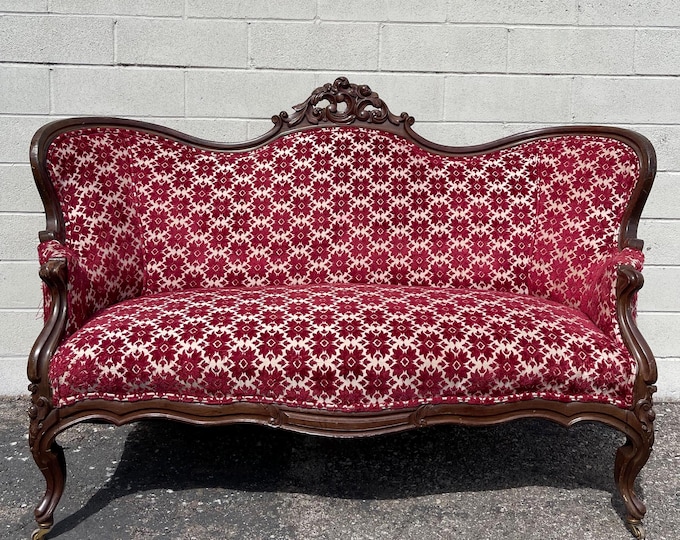 Antique Victorian Sofa Loveseat Settee French Provincial Photo Shoot Shabby Chic Seating Carved ...