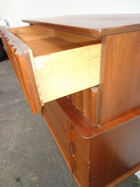 MCM Dresser United Furniture Chest of Drawers Mid Century Modern Wood ...