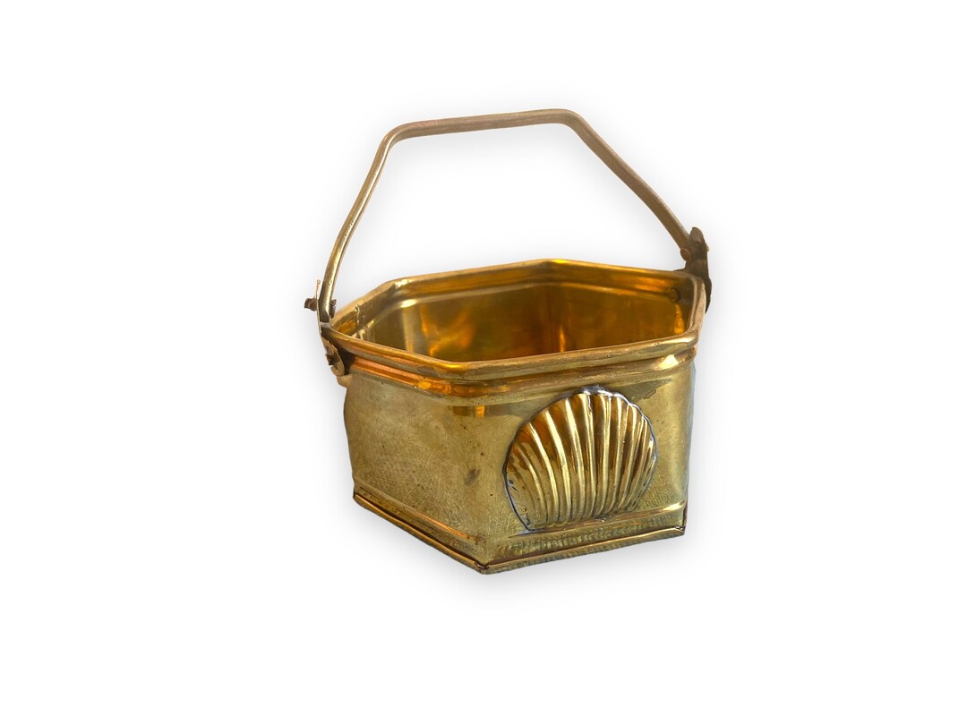 VINTAGE: Scallop Shell Detail Basket Hexagon Shape Shiny Gold Cute ...
