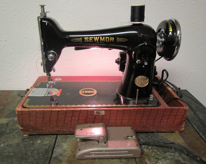 Vintage SEWMOR SEWING MACHINE Model 404 , Electric With Foot Control ...