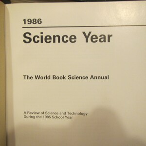 WORLD BOOK ENCYCLOPEDIA Science Yearbooks , Red * Choice of 1981, 82 ...